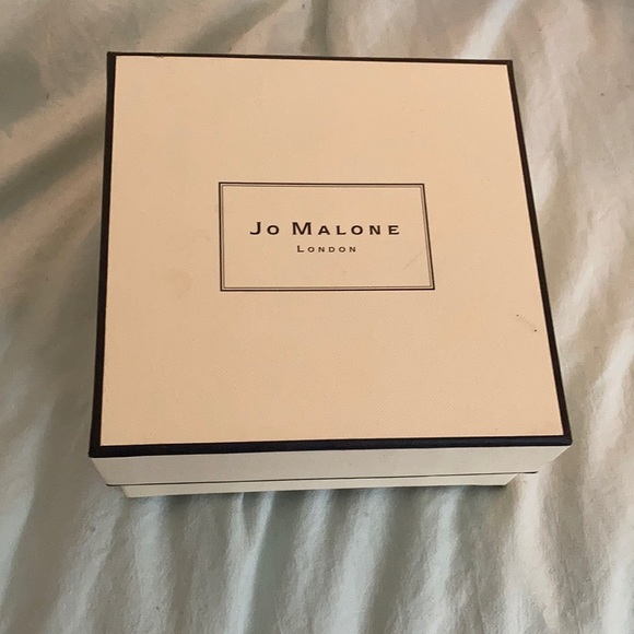 Design | Joe Malone Box | Poshmark